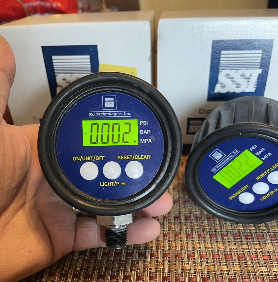 Two SSI Technologies Digital Media Pressure Lighted Gauges MG1-30-A-9V-R 2-5/8” | eBay
