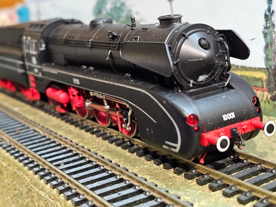 Rivarossi 1091 HO gauge DB BR 10 Streamlined Steam Loco In Black Livery ...