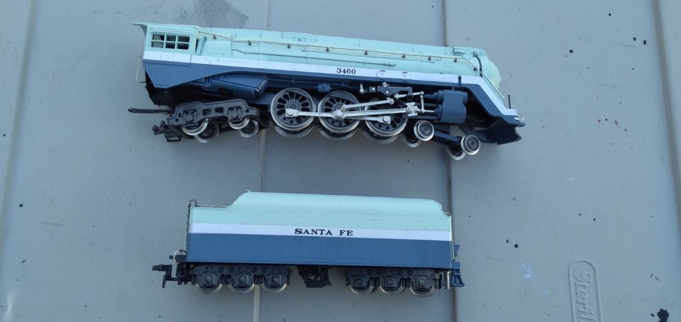 AHM Rivarossi 4-6-4 Blue Goose Santa Fe Streamline Hudson HO Steam ...