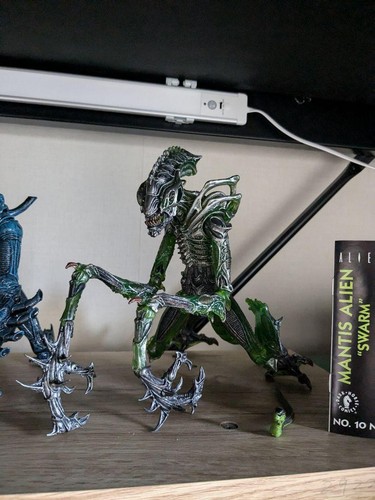 Neca Mantis Alien | eBay