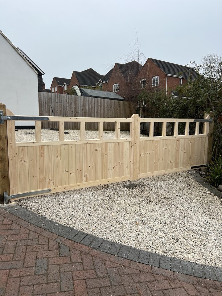 Scandinavian Redwood Cottage Style Driveway Gates 12ft W X 5ft H ...