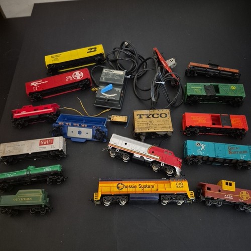 Tyco HO Scale Train Car Lot Of 15 and 2 Transformers Vintage Untested ...