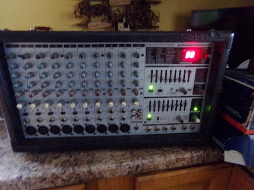 Behringer Europower PMX2000 Multi-Effects Stereo Powered Mixer Powers ...