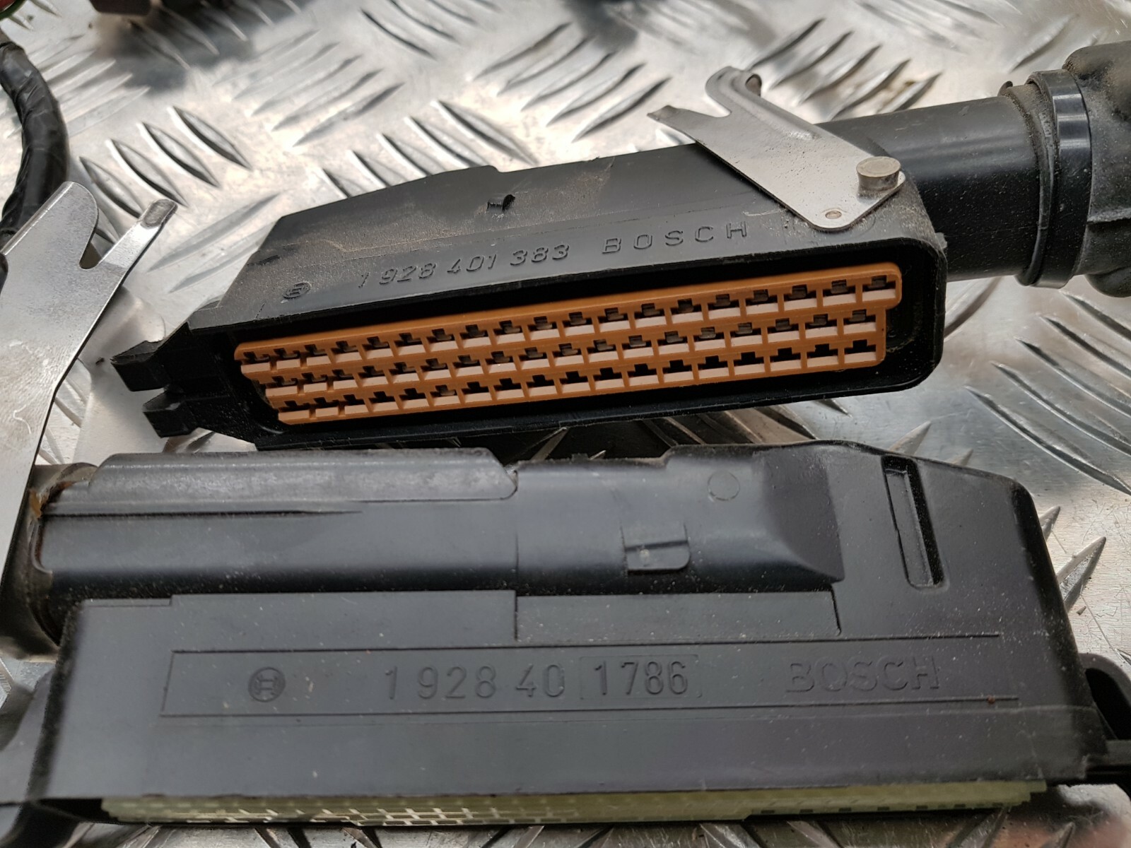 B151 BOSCH CUBE PLUG WIRING CONNECTOR 1928401786 | eBay