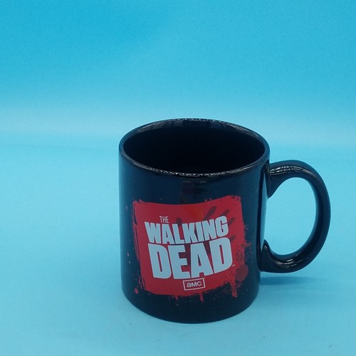 THE WALKING DEAD ZOMBIE AMC - 20oz Coffee Mug Black Red by Just Funky ...
