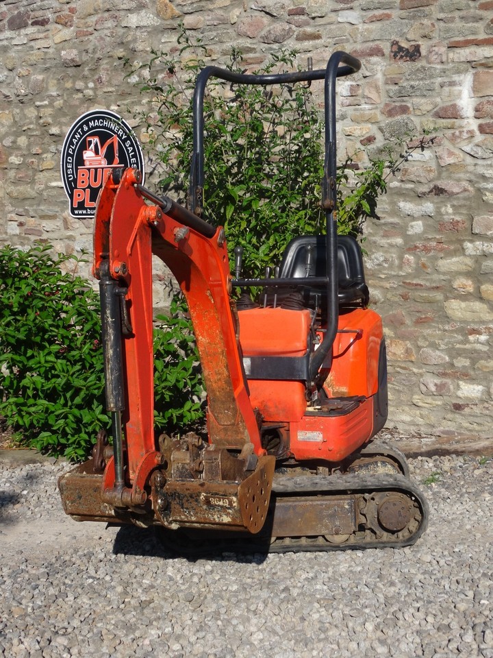 KUBOTA K008-3, MICRO DIGGER, MINI DIGGER, EXCAVATOR, 3 buckets, bobcat ...