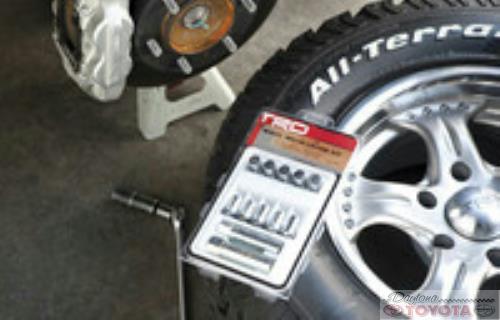 OEM TOYOTA TACOMA TRD WHEEL LUG AND LOCK SET PTR27-35100 TRD FITS 1995 ...