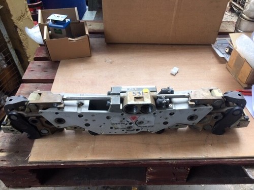 Aircraft Tornado Ejector Release Unit P/N: OM10666. NSN: 1680-99-131 ...