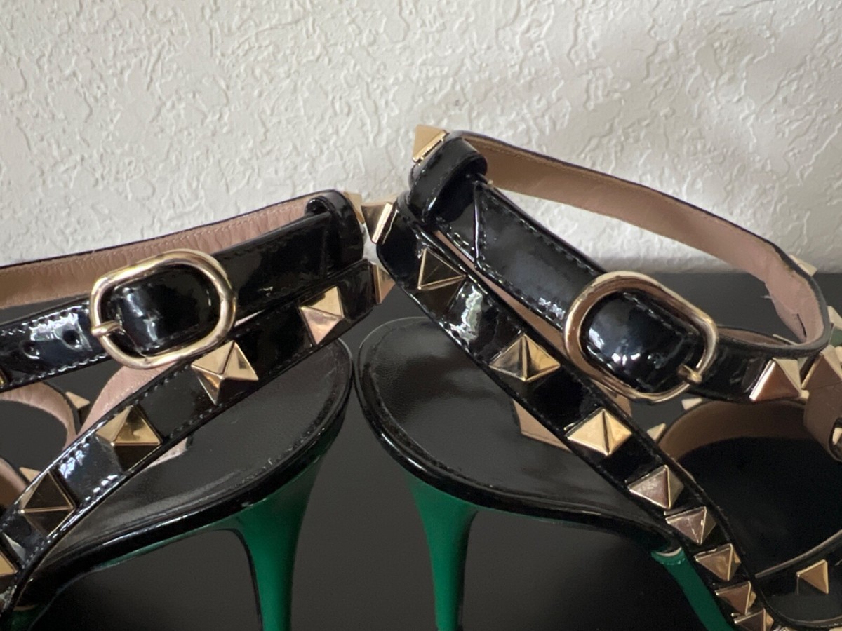 VALENTINO Garavani Rockstud PUMP Green Patent Leather Heels VALENTINO Garavani Rockstud PUMP Green Patent Leather Heels