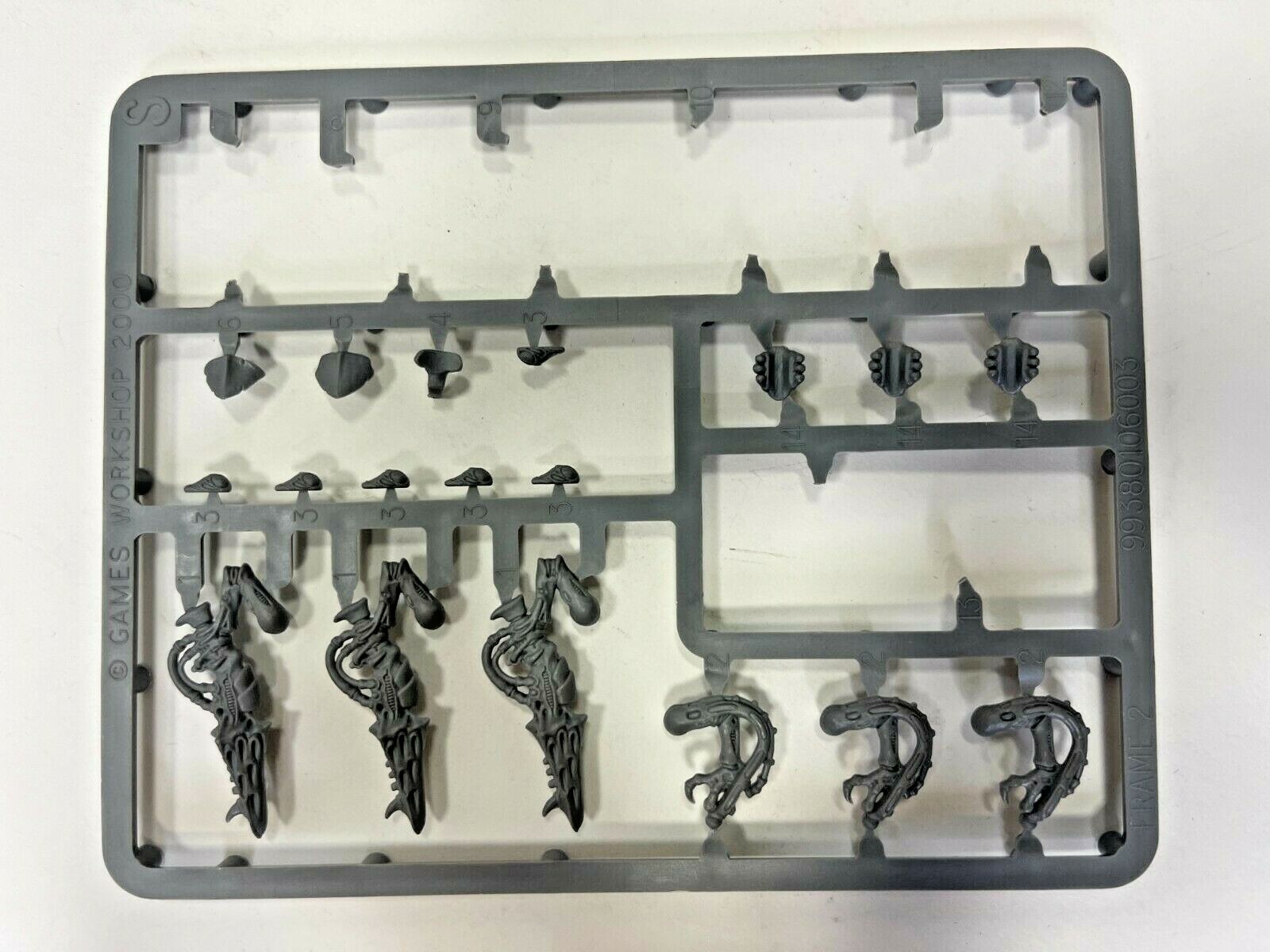 Warhammer 40K Tyranid Gaunt Arm Spru Frame 2 - 99380106003 - Partial ...