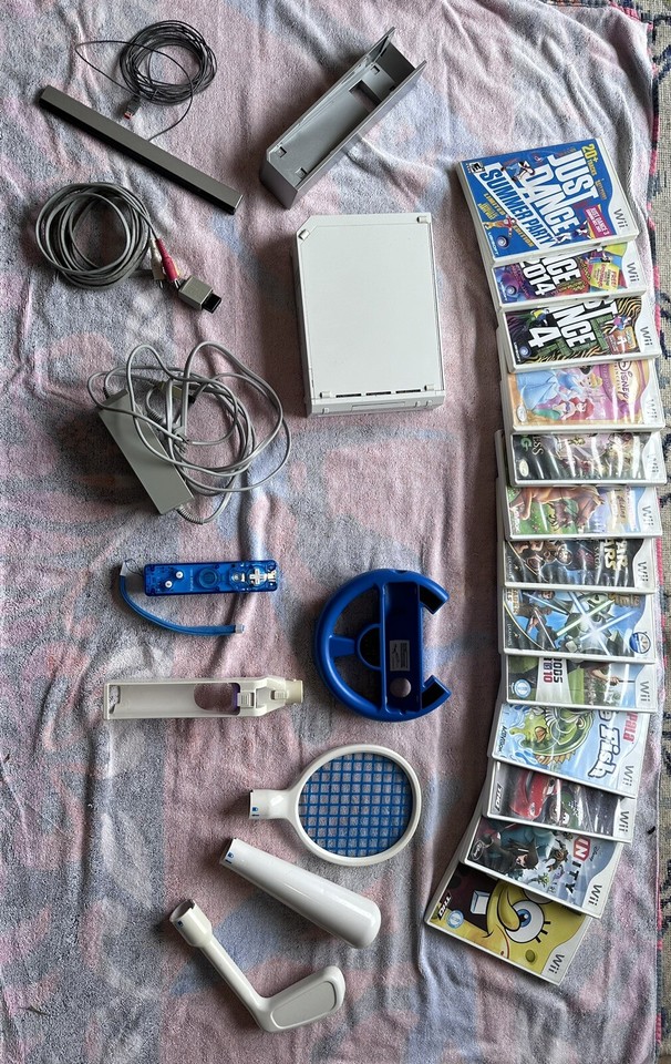 Nintendo Wii (Gamecube Compatible) Bundle with Games and Accessories | eBay