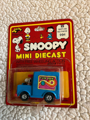 New Snoopy Mini Diecast Handfuls Aviva Peanuts Car Vehicle Snoopy Blue ...