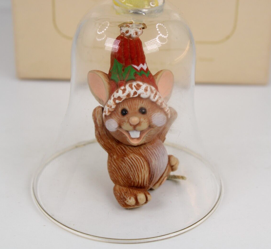 HALLMARK MOUSE IN BELL KEEPSAKE CHRISTMAS ORNAMENT VINTAGE 1983 QX419-7 ...