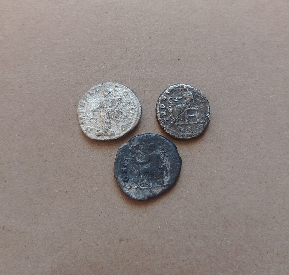 3 Silver coins of the Roman Empire LOT! 18-20mm/7,8gr | eBay