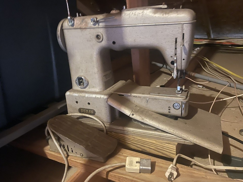 PfAFF 332 Sewing Machine With Foot Pedal | eBay