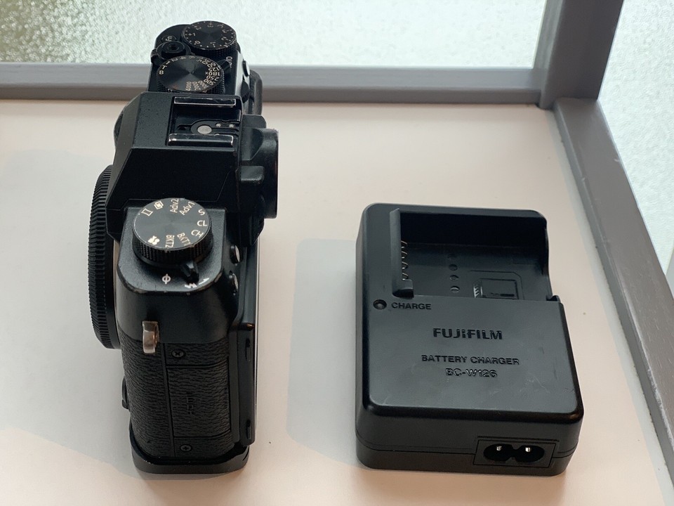 Fuji Fujifilm X-T20 XT20 XT-20 24.3MP Silver Body Only ** PARTS ...