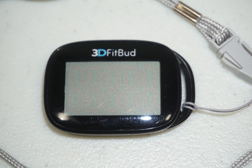 3DFitBud Simple Step Counter Walking Pendant Pedometer with Lanyard 3D ...