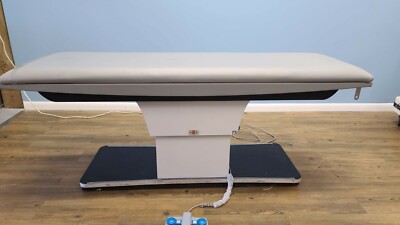 Furniture - Used Exam Table