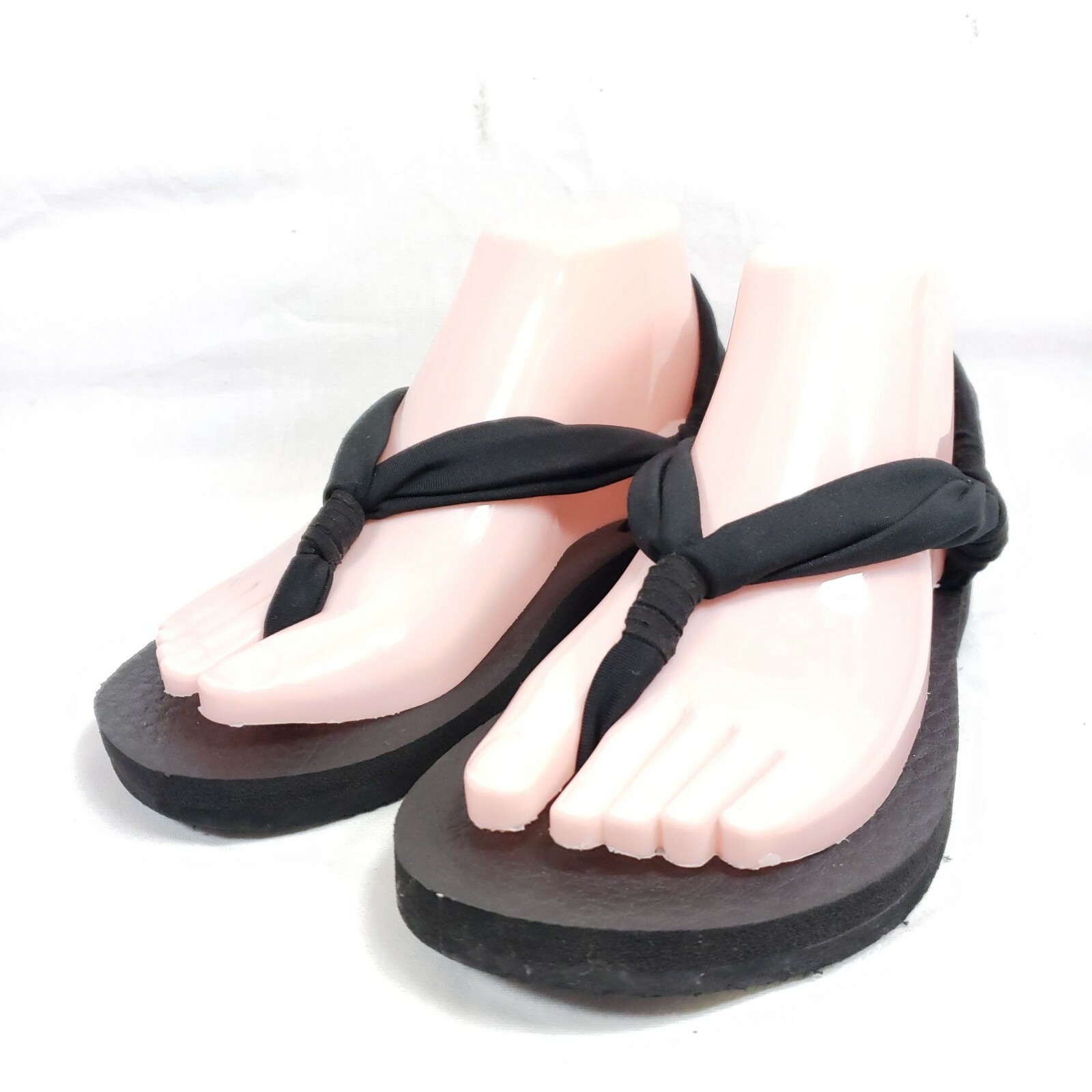 Skechers Yoga Foam Thong Sandals Women's Size 7 Black - Gem