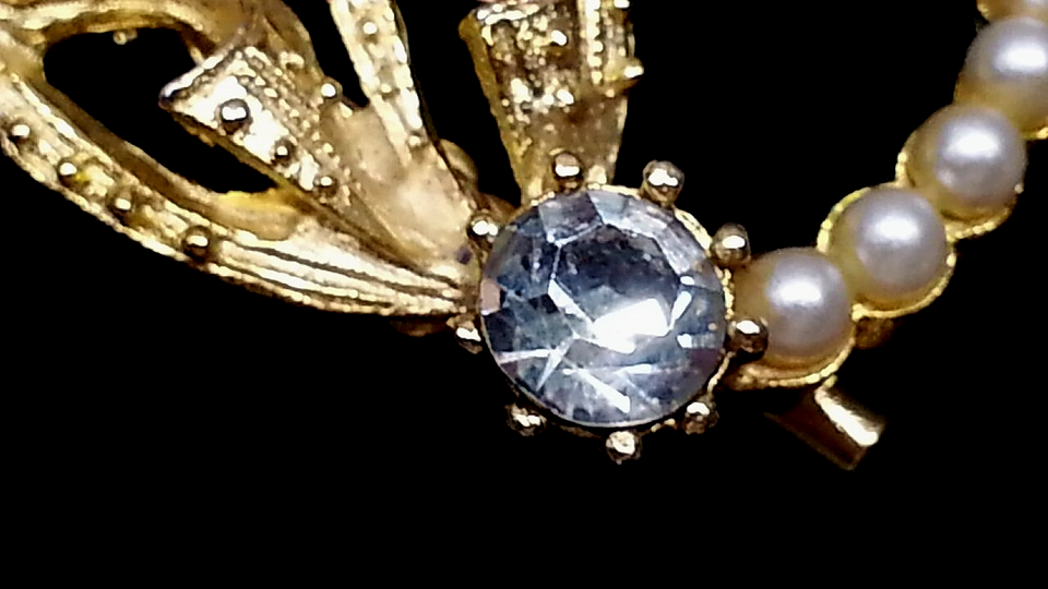 Gold Tone Pin Brooch Seed Pearls Gold Wings Light Blue Glass Stone 1" x ...