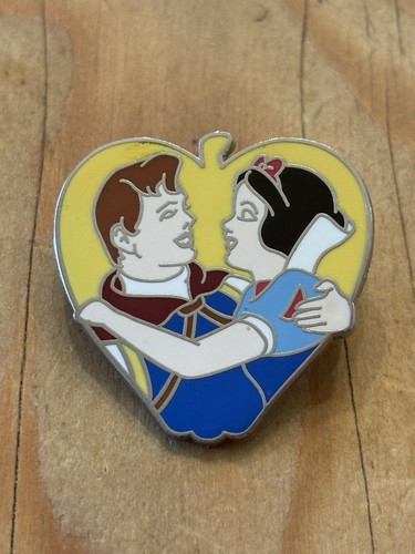 2013 Disney Couples Prince Charming & Snow White Love Apple Mystery ...