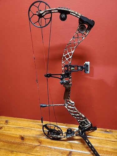 MATHEWS CREED Compound Bow RH 29/60 With Sight, Rest, Dampeners ...
