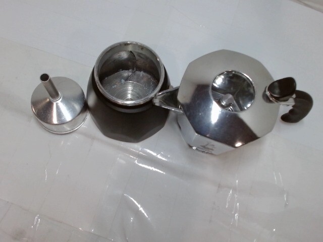 UsedGood_Bialetti - New Brikka, Moka Pot, the Only Stoveto_Black ...