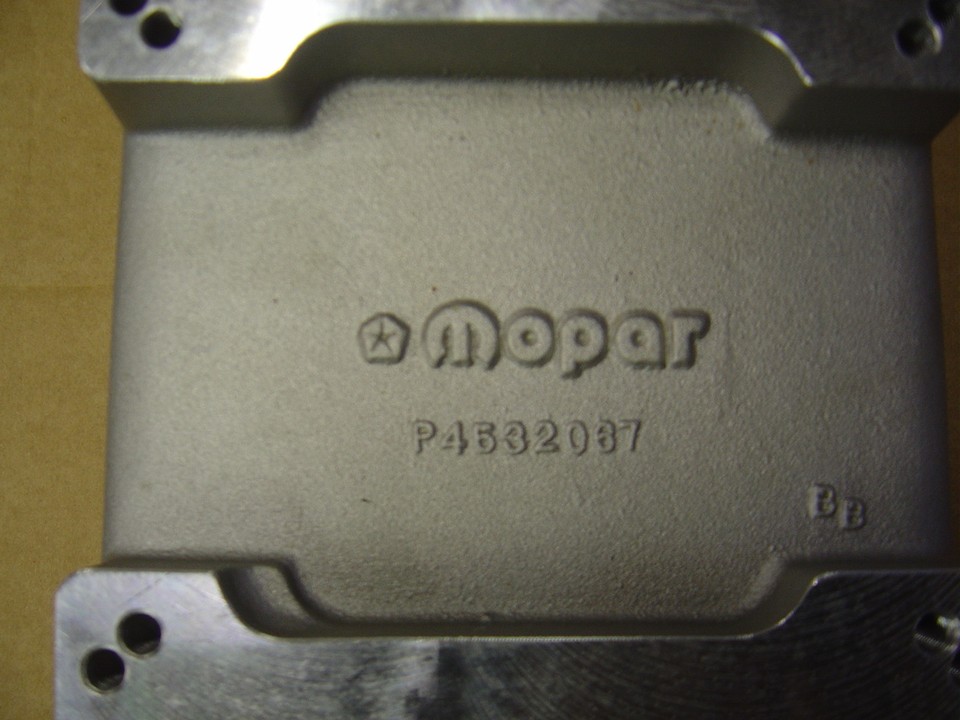 Mopar Performance P4532067 Tunnel Ram Top Upper Plenum 340 440 Dodge ...