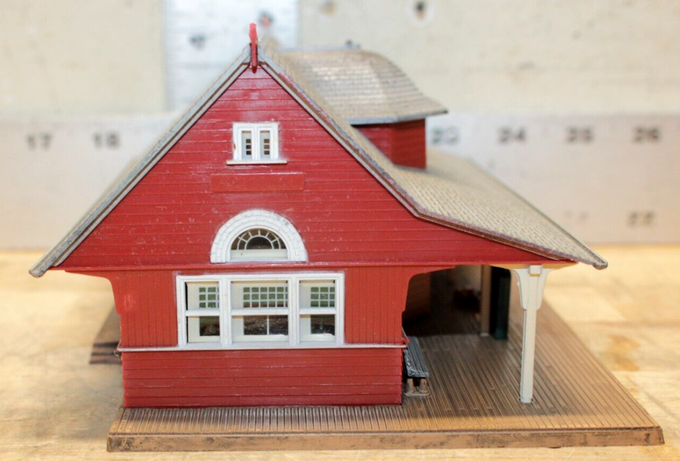 Vintage Revell Model RR HO Scale Building Small Town Station | eBay