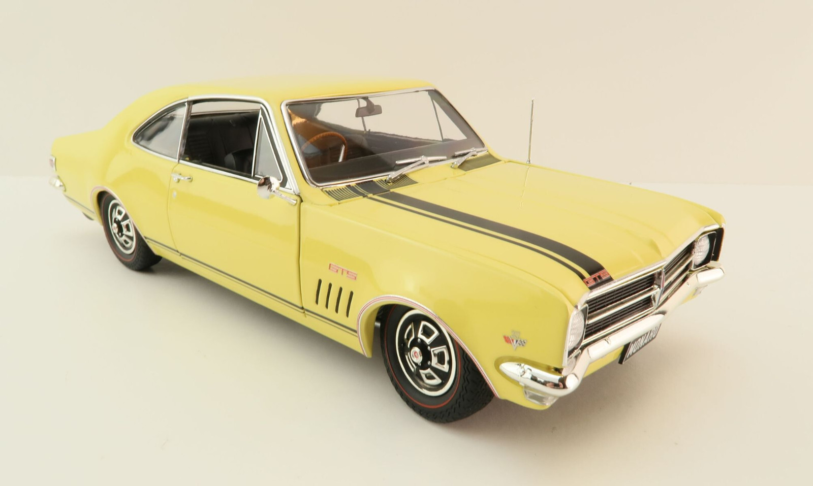 Classic Carlectables 18803 Holden HK GTS 327 Monaro Coupe Warwick ...