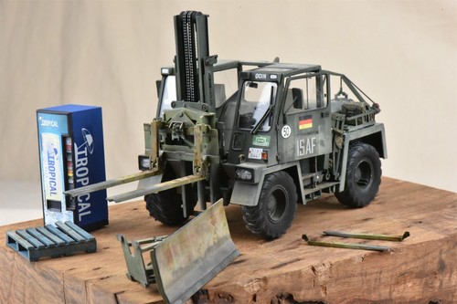 Pro built 1/35 German modern Bundeswehr Feldumschlaggerät FUG 2,5T ...