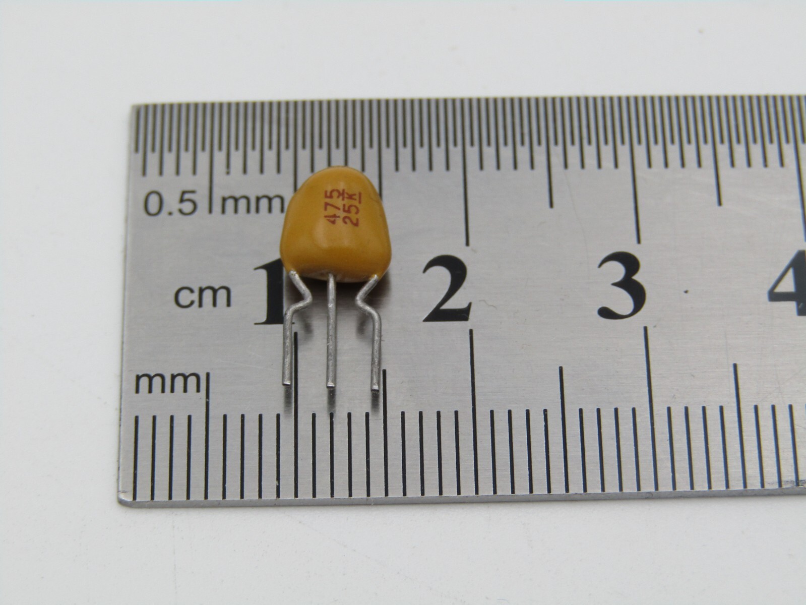 ( 10 PCS ) Dipped Tantalum Radial Capacitor with 3 Leads 4.7uf 25v 10% ...