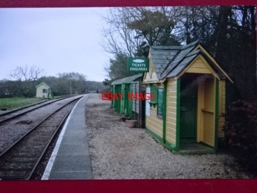 PHOTO WOOTON RAILWAY STATION & SIGNAL BOX ISLE OF WIGHT RLY | eBay