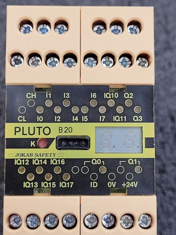 Jakob Safety PLC ABB Pluto B20 Safety Relay 4x 4-20mA/0-10V analog ...