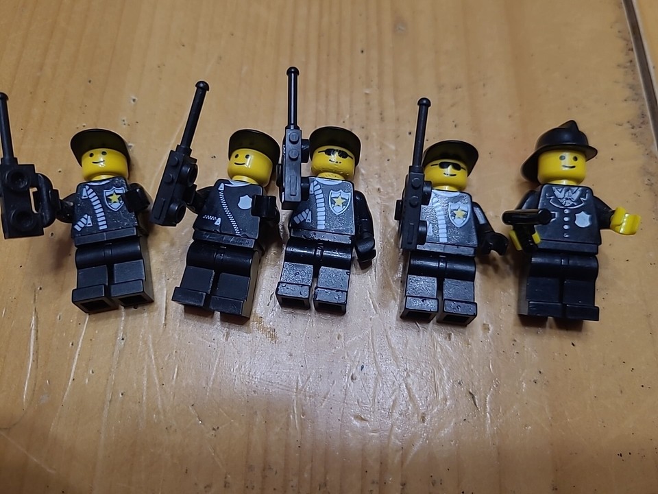 Lot Of 5 Vintage Lego Policeman Minifigures Police Officers With Walkie ...