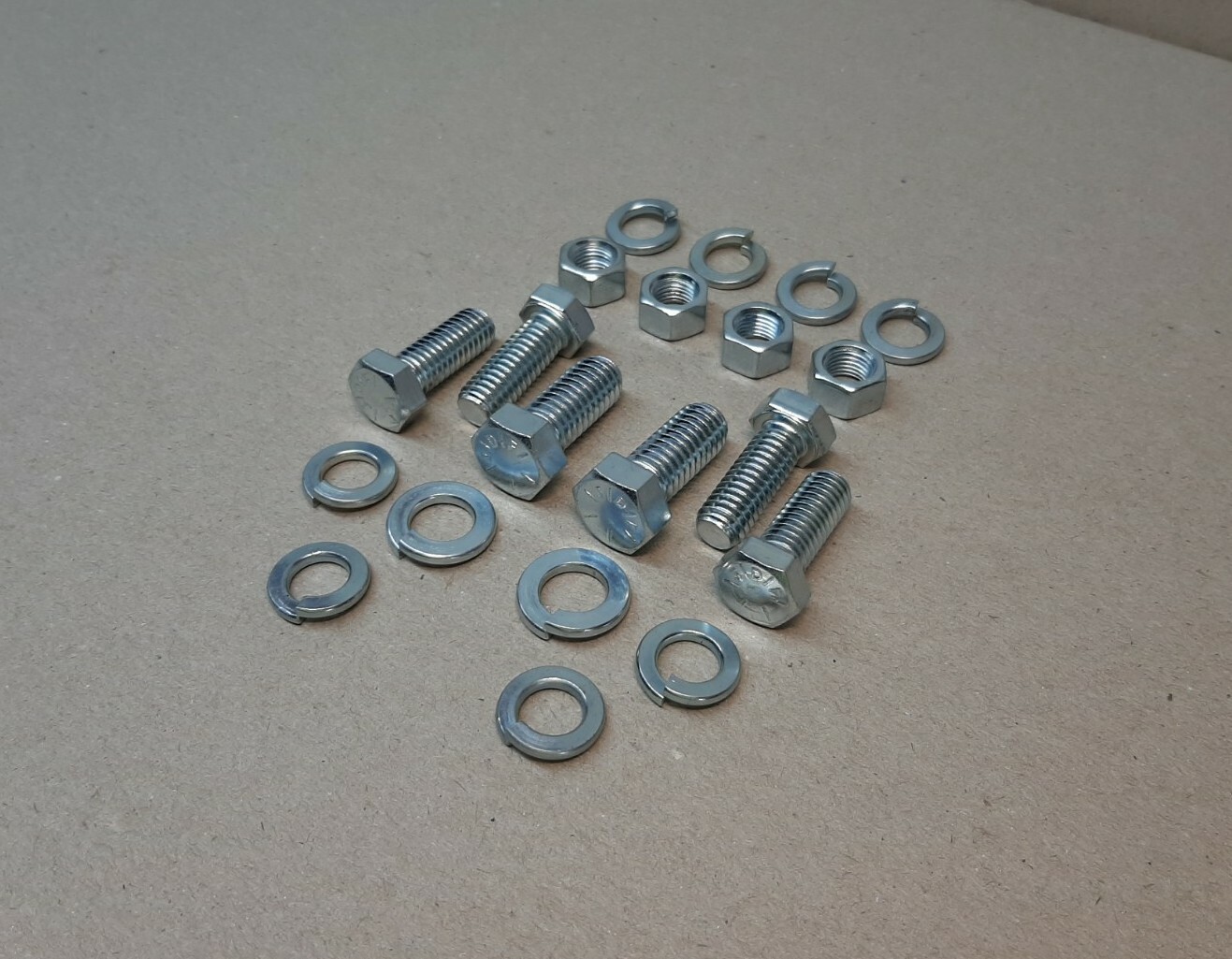 HOLDEN HQ HJ HX HZ WB ENGINE MOUNT MOUNTS TO ENGINE BLOCK BOLTS FOR 253 ...