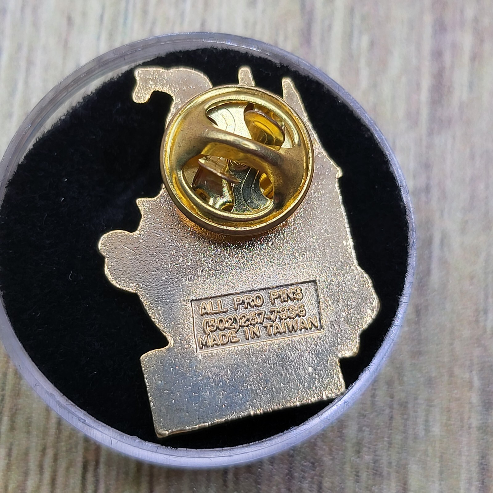 1990 116th Kentucky Derby Metal Lapel Pin! Van Den Bergh Foodservice ...