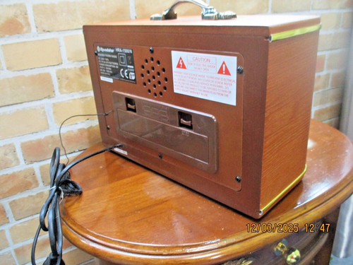 仿古木制懷舊收音機 RADIO RETRO STYLE VINTAGE WOODEN CASE FM MW HONG KONG 乾濕電兩用 ...