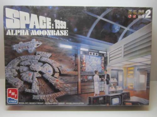 1998 AMT ERTL #30067 SPACE 1999 ALPHA MOONBASE MODEL KIT new in the box ...