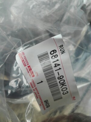 Genuine Toyota Landcruiser Front Door Bailey Channel 68141-90K03 F/S | eBay