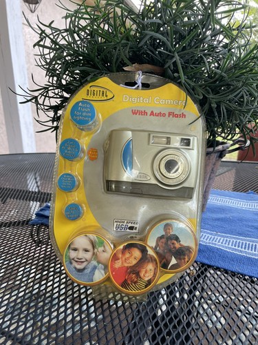 NEW Digital Concepts Digital Camera With Auto Flash | eBay