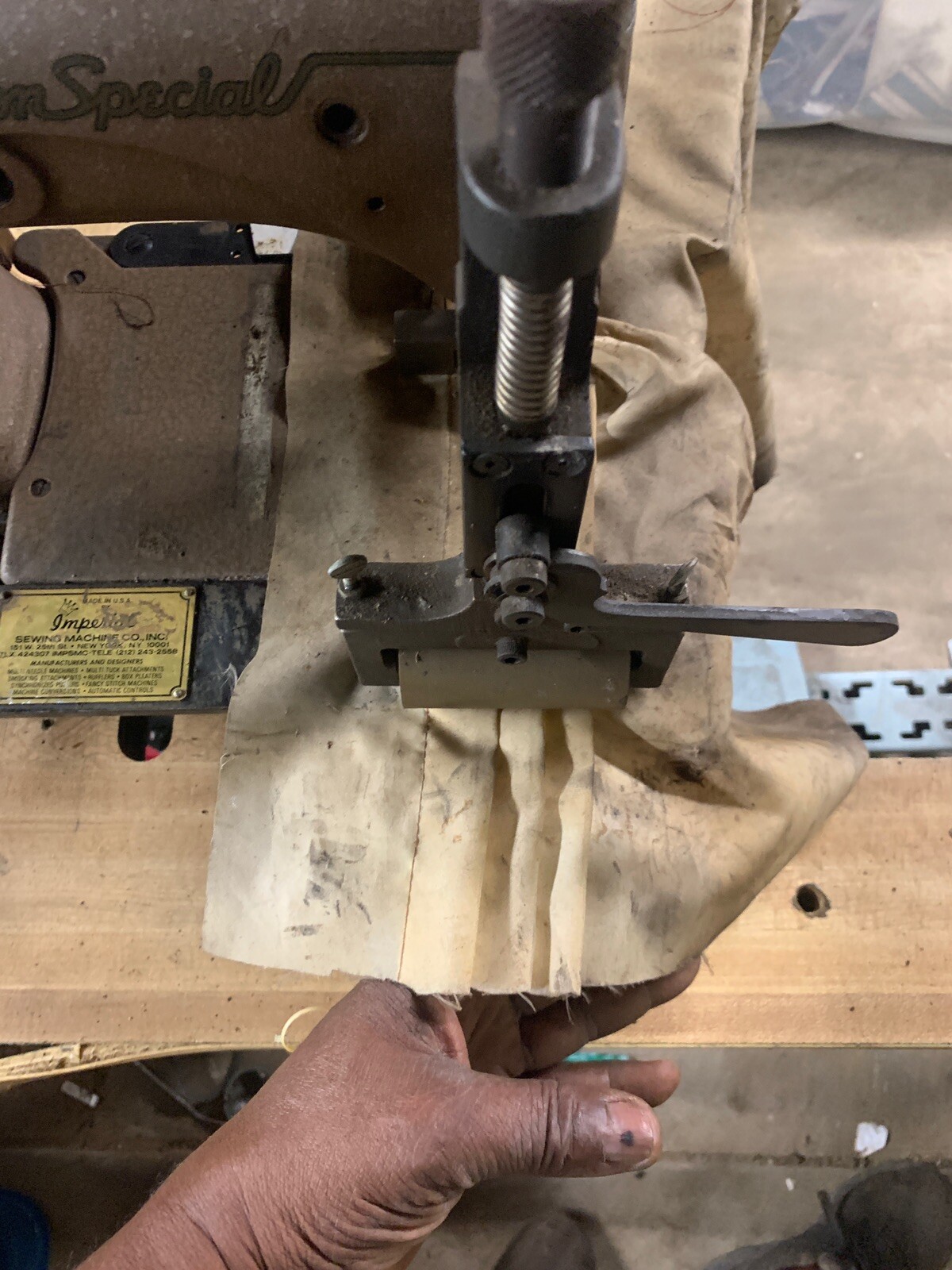 Union Special 51400 with puller tucking machine Head only 3 needles 3/4 ...