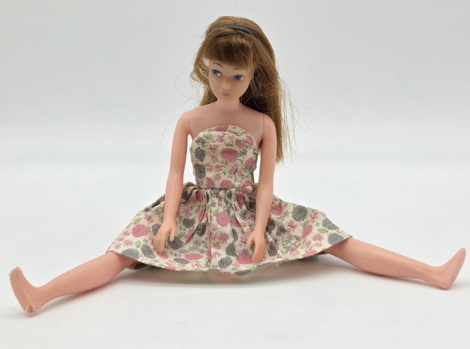 Vintage Davtex Skipper Barbie Clone Made In Hong Kong -Doll has Dress W ...