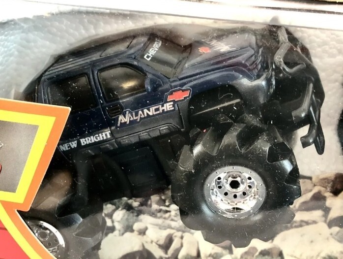 New bright 4x4 Toys Hummer H2 And Avalanche Trucks 4xfours, Stomper ...