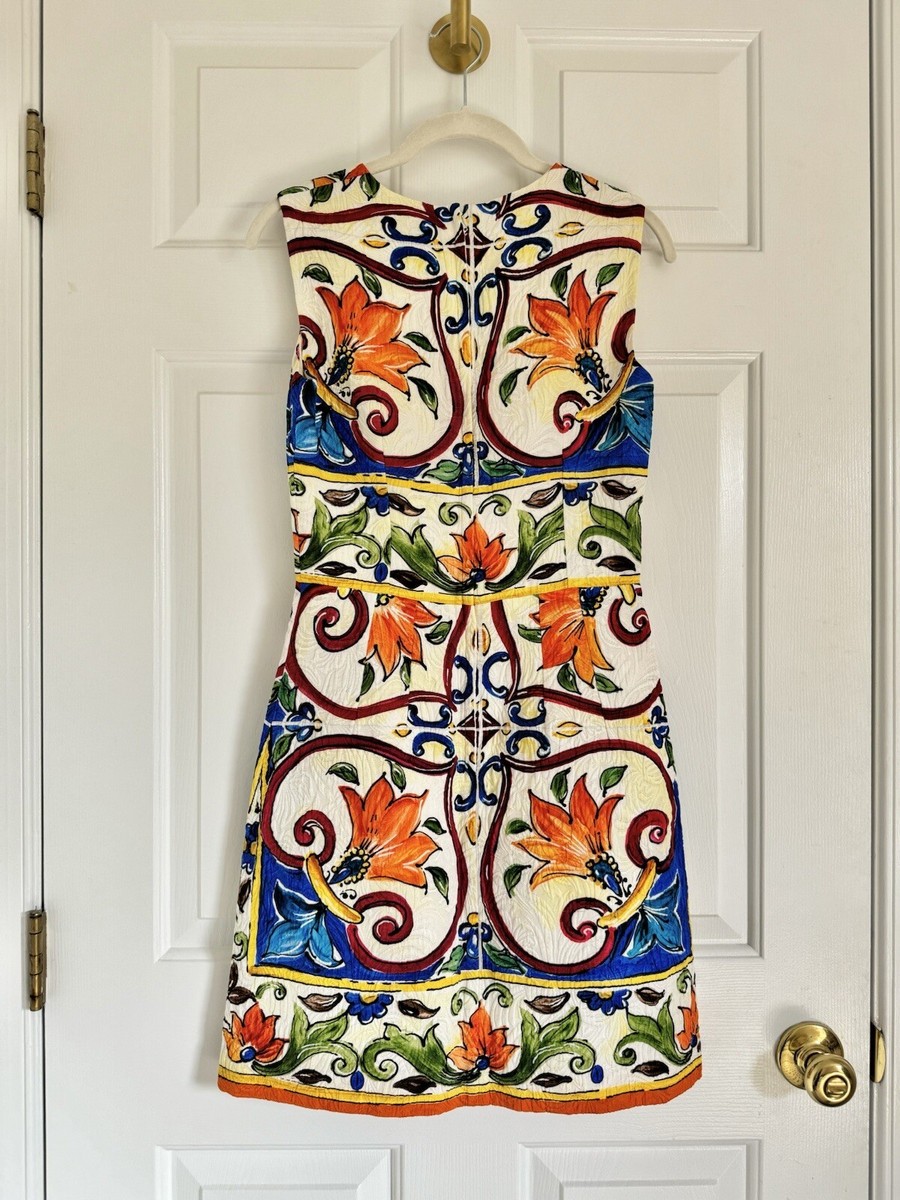 RARE Dolce & Gabbana Majolica Floral Print Brocade Silk RARE Dolce & Gabbana Majolica Floral Print Brocade Silk