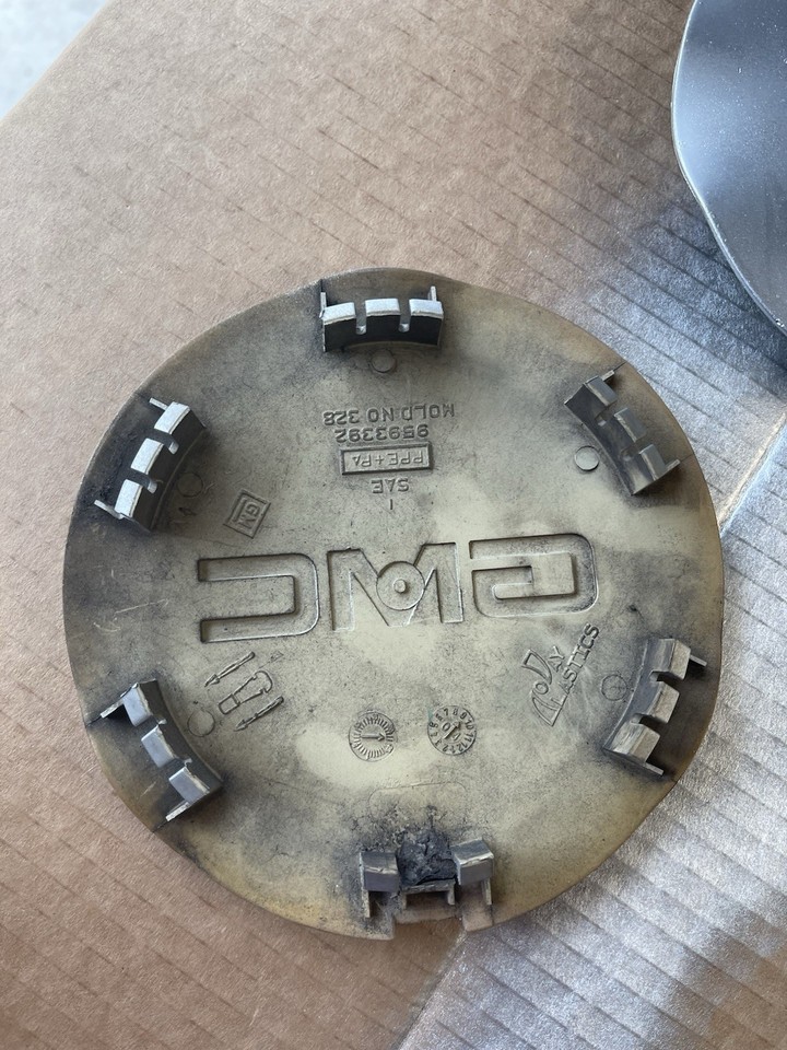 2002 - 2009 GMC Envoy Wheel Center Cap P/N 9593392 Silver Painted | eBay