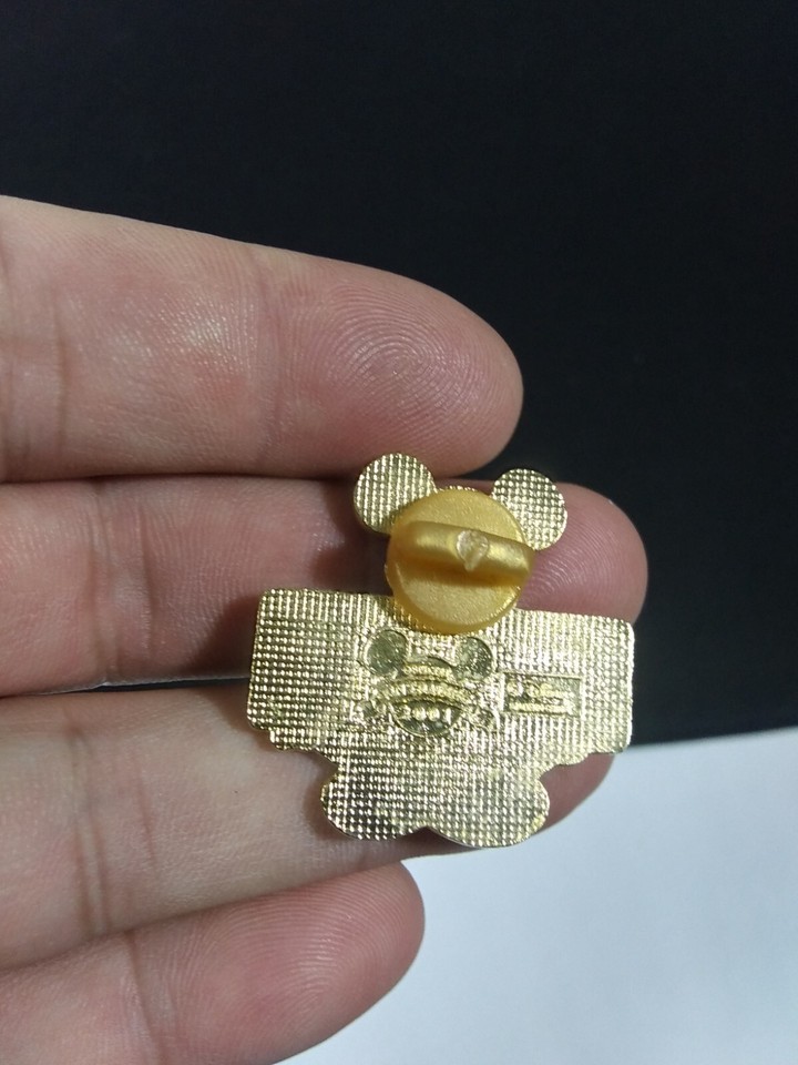 Disney Mickey Holding Walt Disney World Sign 2001 Pin | eBay