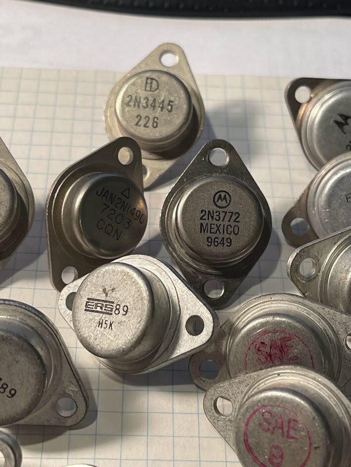 LOT OF 29 TRANSISTORS ECG87 ERS89 2N4078 BU626A DF45 2N6057 2N5634 ...