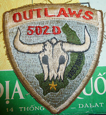 OUTLAWS - Original Patch - US 502nd Assault Helicopter Co - Vietnam War ...