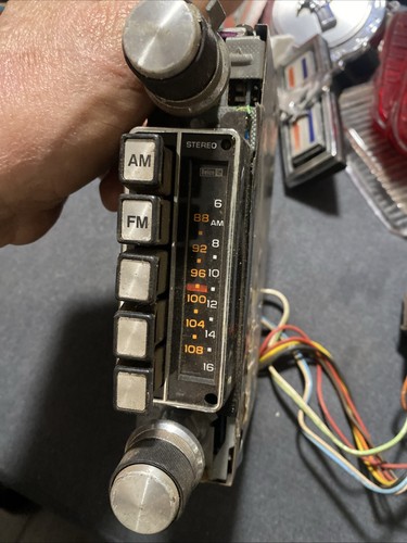 Vertical Vintage AC Delco AM/FM Stereo Radio P/N 16014951 Push Button ...